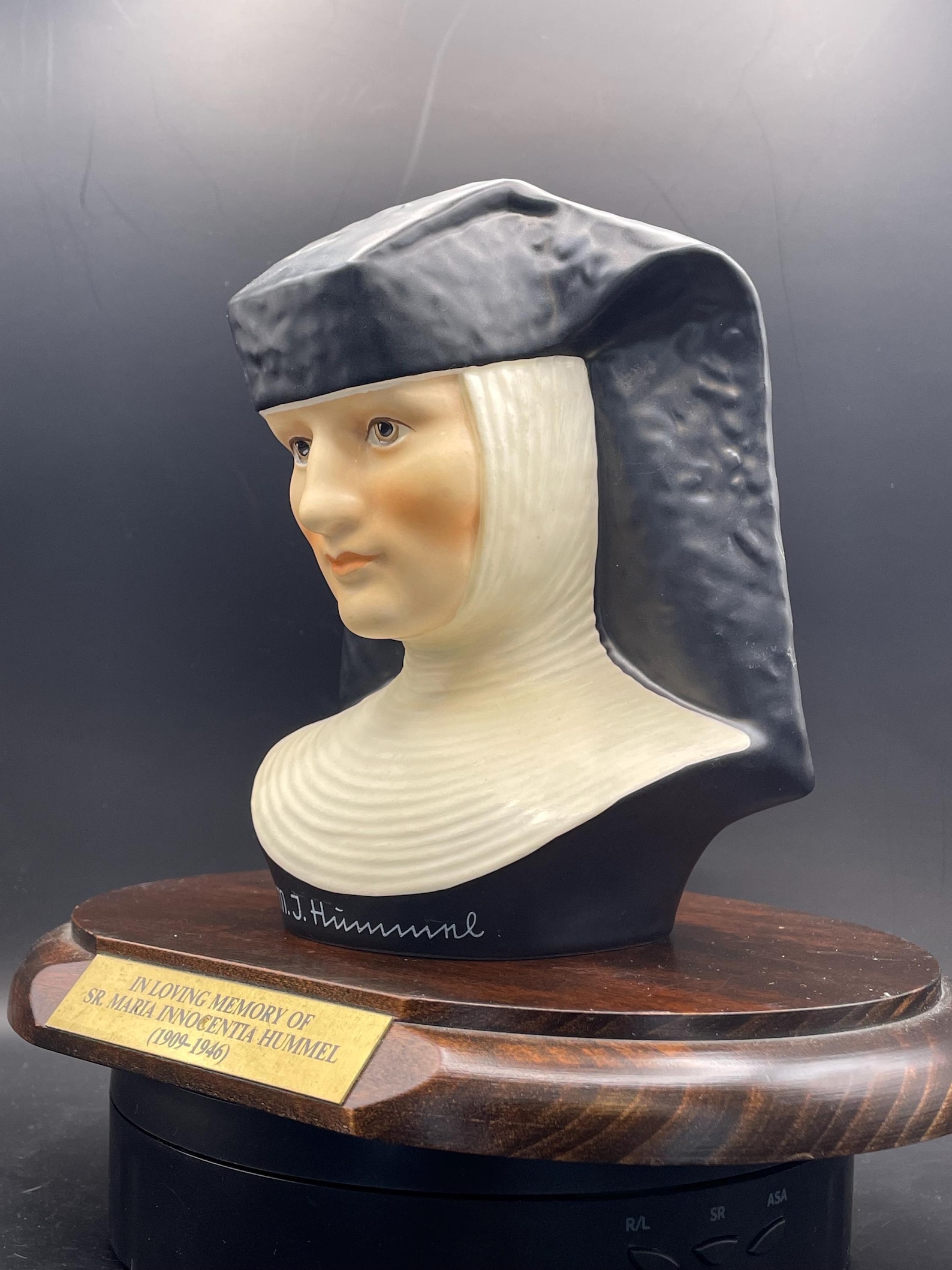 Hummel Sister Maria Hummel Bust Special Edition Number 3 With Display ...