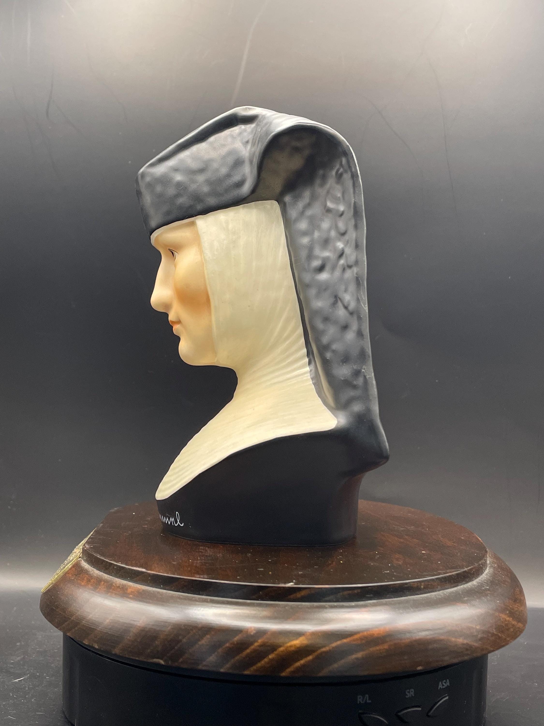 Hummel Sister Maria Hummel Bust Special Edition Number 3 With Display ...