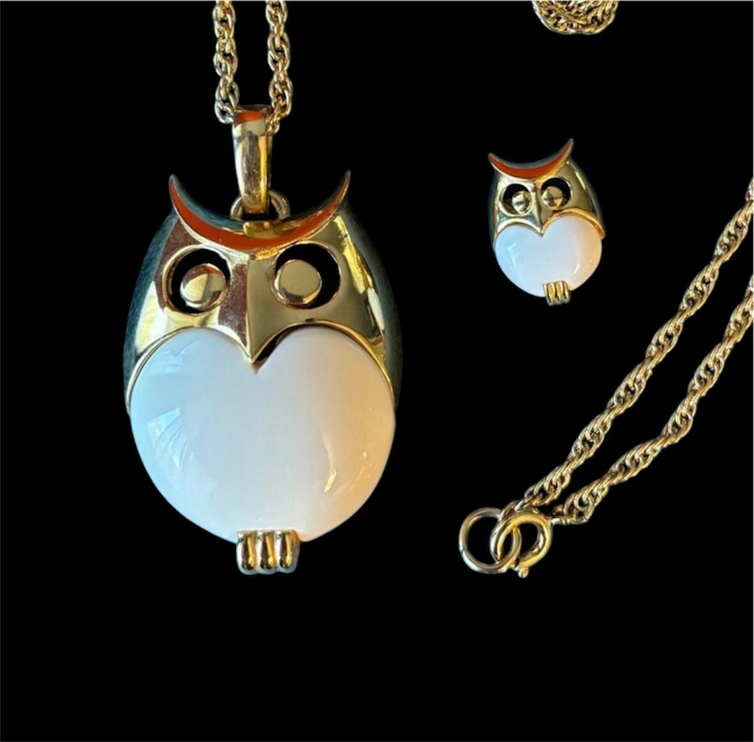 Crown Trifari Jelly Belly Lucite Owl Pendant With Matching Owl Baby ...