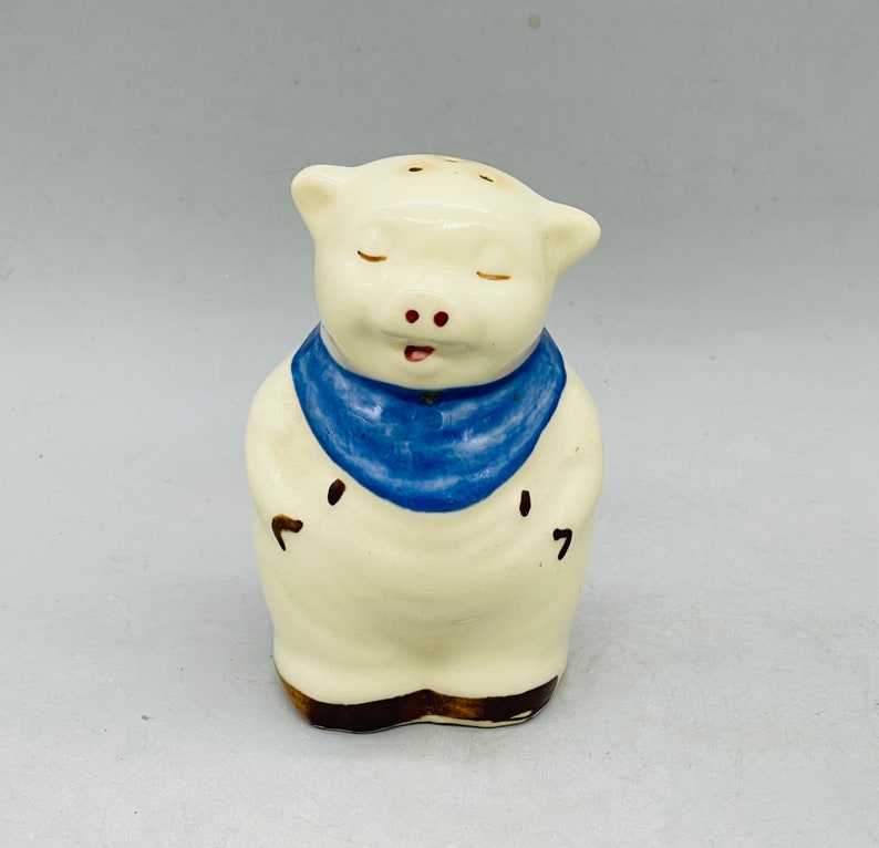 Shawnee Pottery Smiley Pig and Winnie Pig Shakers Sold Individually - Etsy Shawnee Pottery Smiley Pig and Winnie Pig Shakers Sold Individually - Etsy