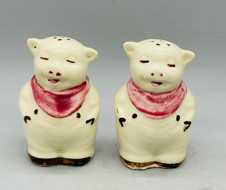 Shawnee Pottery Smiley Pig and Winnie Pig Shakers Sold Individually - Etsy Shawnee Pottery Smiley Pig and Winnie Pig Shakers Sold Individually - Etsy