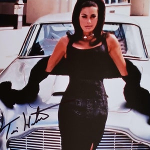 Teri Hatcher as Paris Carver in James Bond 007 Tomorrow Never Dies, Signed in Person 10x8 Photo ...