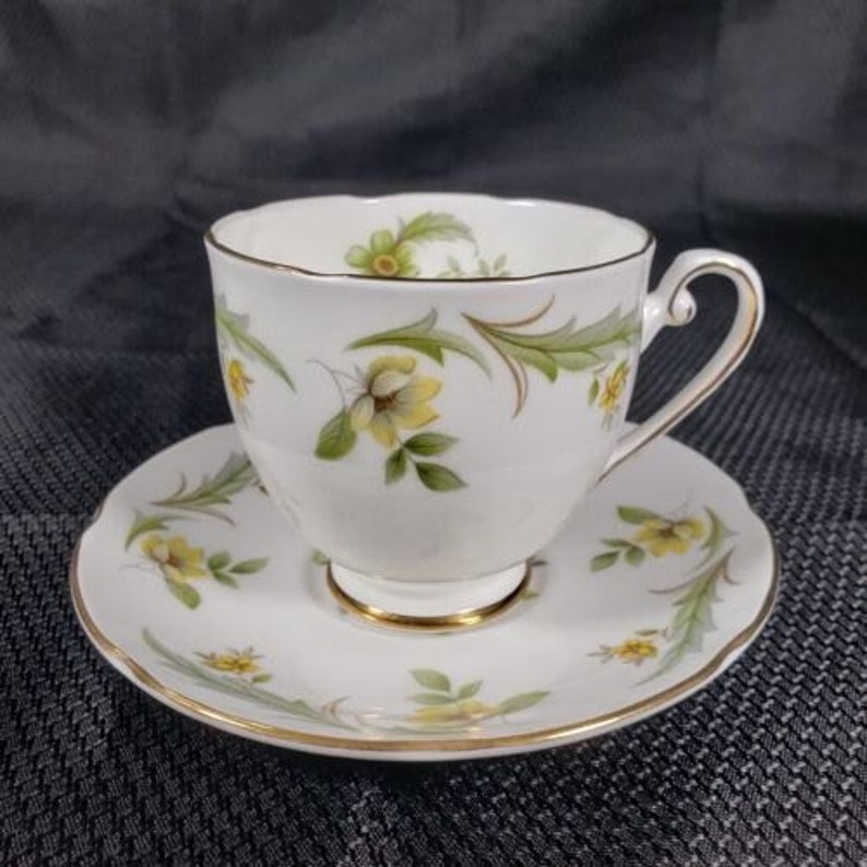 Vintage Royal Grafton Fine Bone China Evesham Floral Pattern Teacup ...