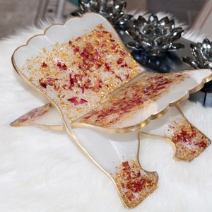 HANDMADE Floral Resin Quran Stand, Rose Petals Pressed Resin Quran ...