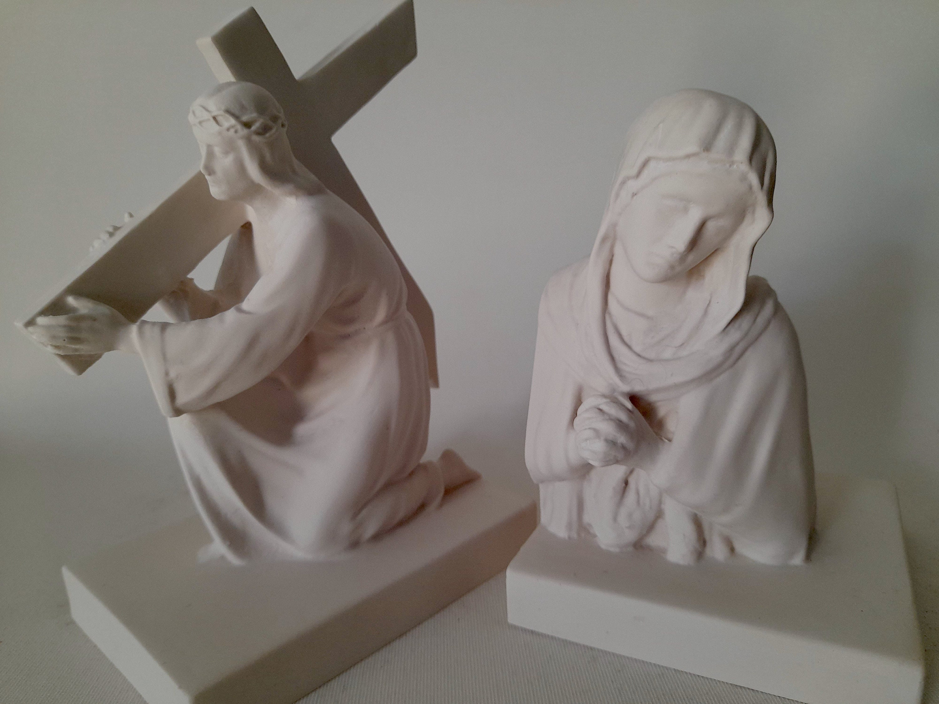 Jesus Christ and Mary Bookends - Etsy