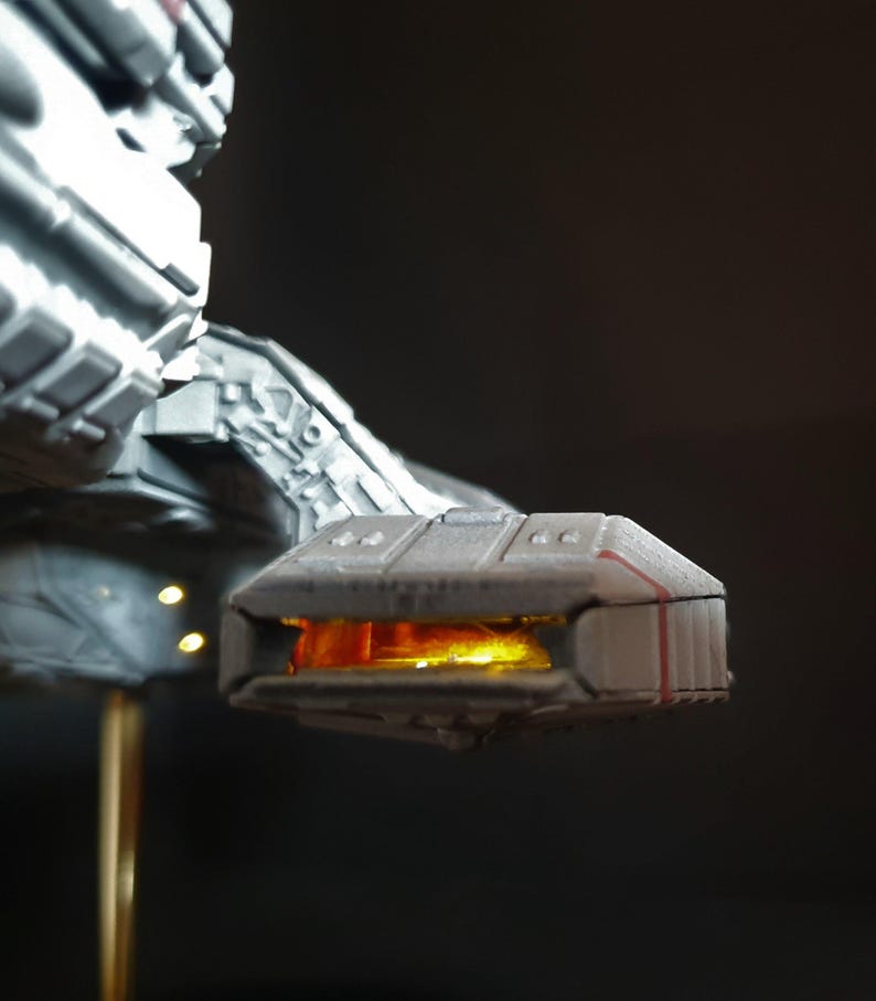 Battlestar Galactica TOS Resin Display Model 1:1600 78cm X 31cm X 16cm ...