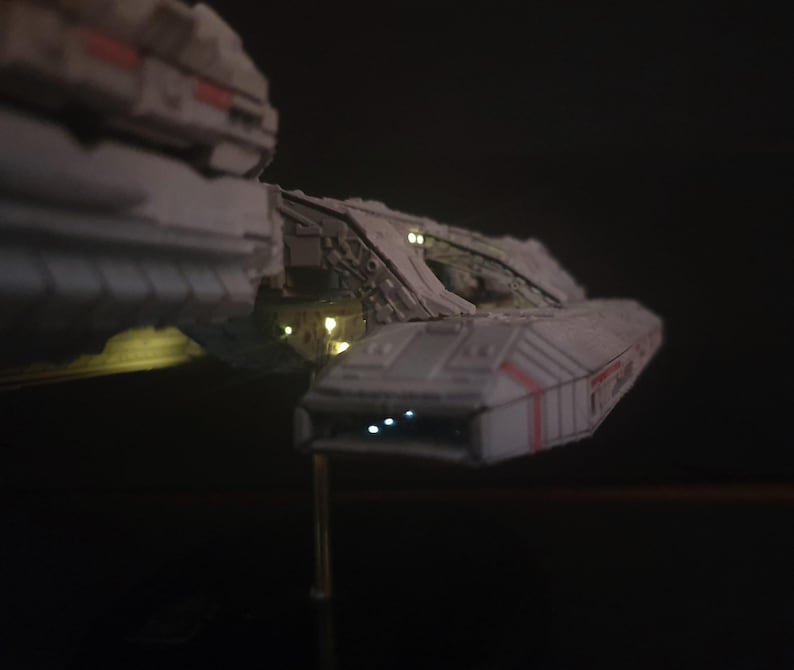 Battlestar Galactica TOS Resin Display Model 1:1600 78cm X 31cm X 16cm ...