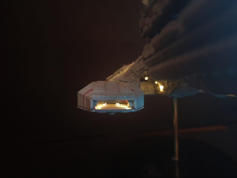 Battlestar Galactica TOS Resin Display Model 1:1600 78cm X 31cm X 16cm ...