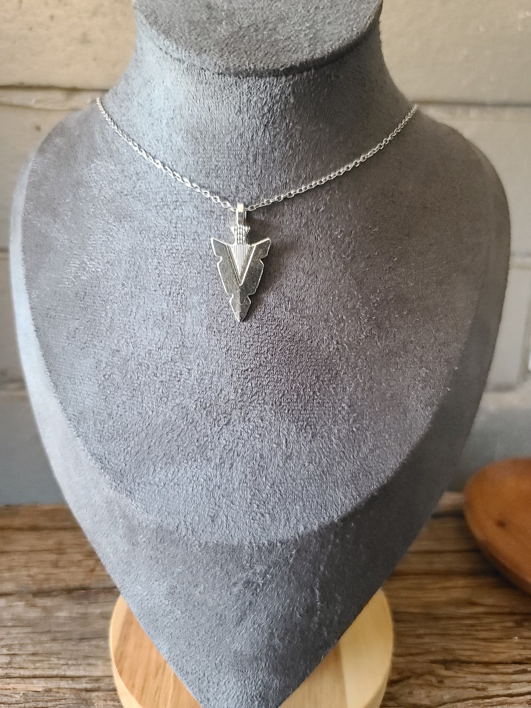 Arrow Head Pendant Necklace Silver or Gold Stainless Steel Curved Chain ...