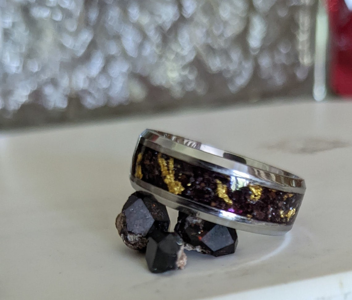 Crushed Red Garnet and Gold Leaf Inlay Ring. I Can Order the Ring Core ...