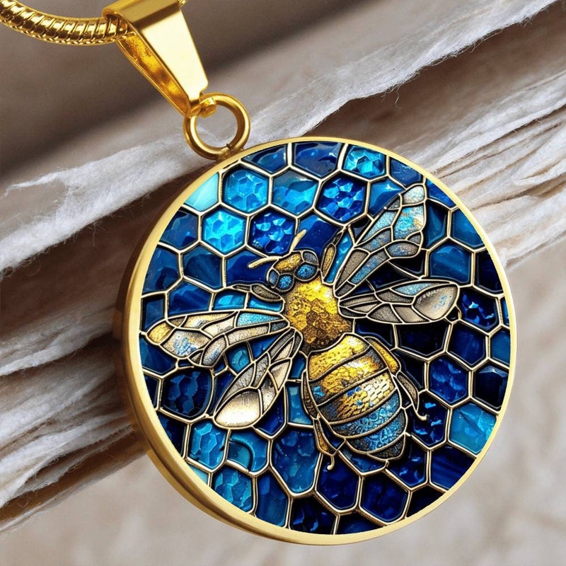 Bee Pendant - Etsy