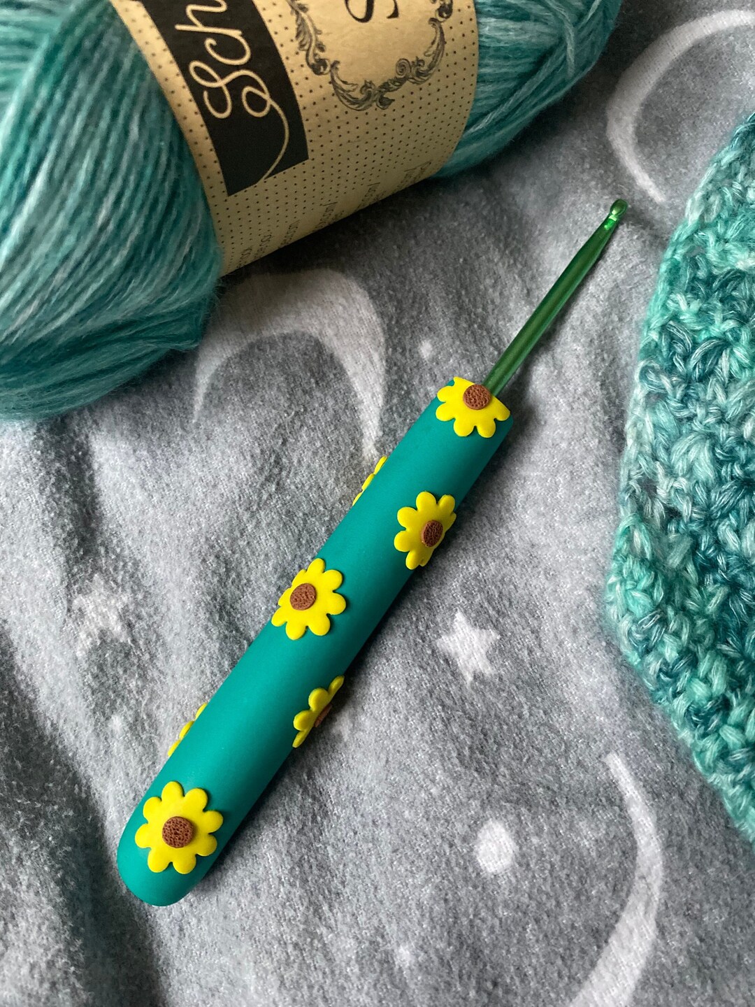 MADE TO ORDER Emerald Green Sunflower Crochet Hook | Flower Crochet ...