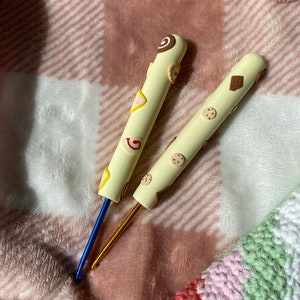 MADE TO ORDER Sweet Themed Polymer Clay Crochet Hook Set of 2 | Cute ...