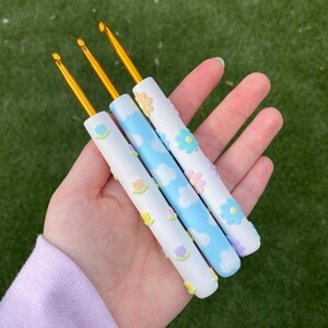 Pastel Flowers, Tulips and Clouds Crochet Hook Set of 3 | Pastel ...