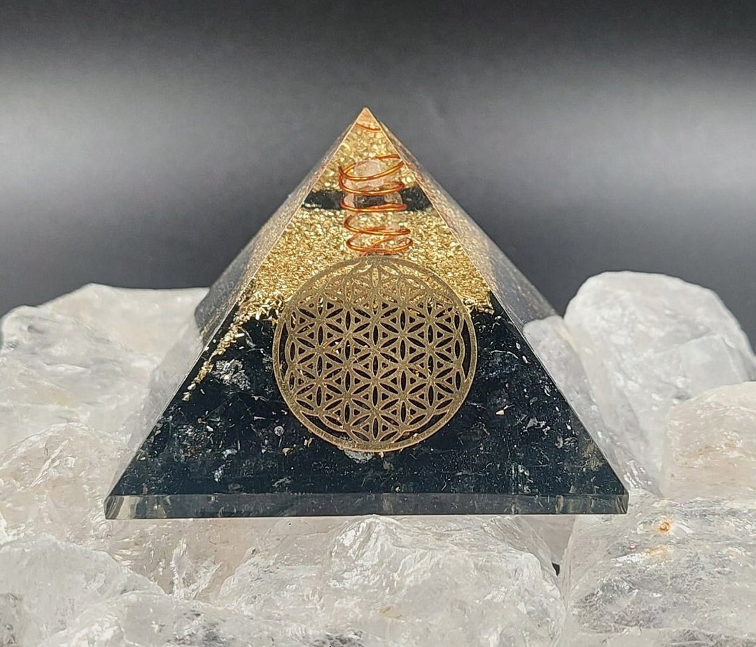 Schwarzer Turmalin Pyramide Mit Blume Des Lebens - Etsy