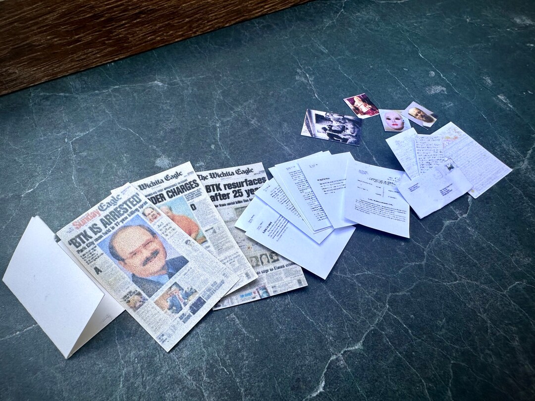1:12 BTK Serial Killer Dennis Rader True Crime Paper Pack Dollhouse ...