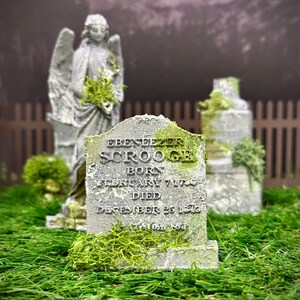 Multi-scale Scrooge Headstone Statue Dollhouse Miniature Christmas ...