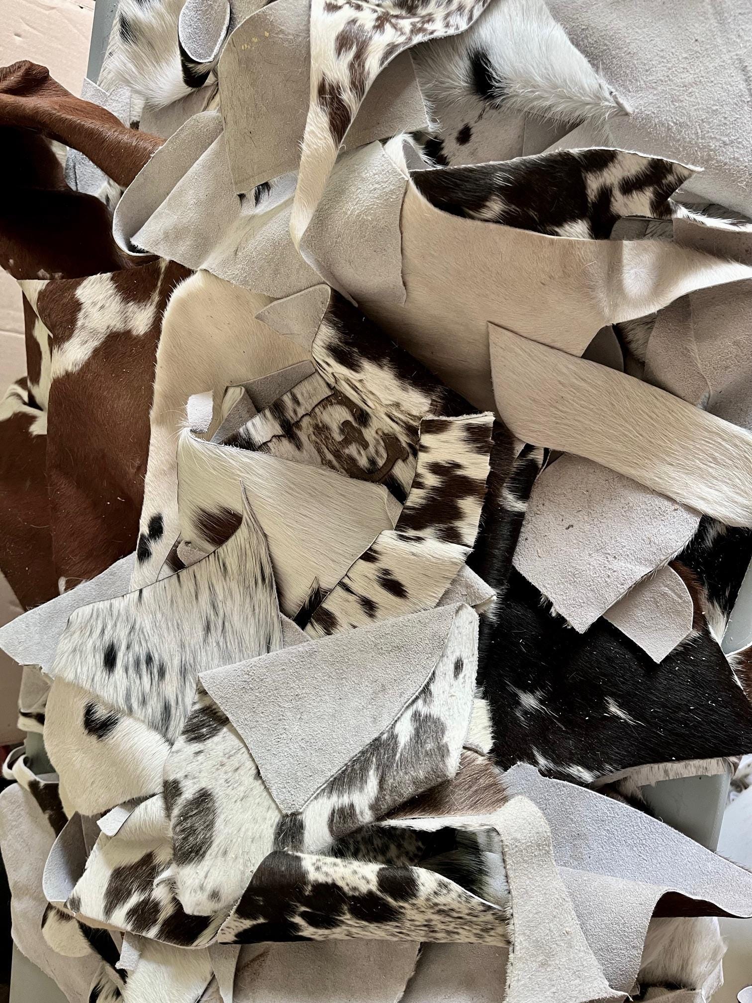 1lb Random Genuine Cowhide Scrap Material , Real Hairon Hide Scrap ...