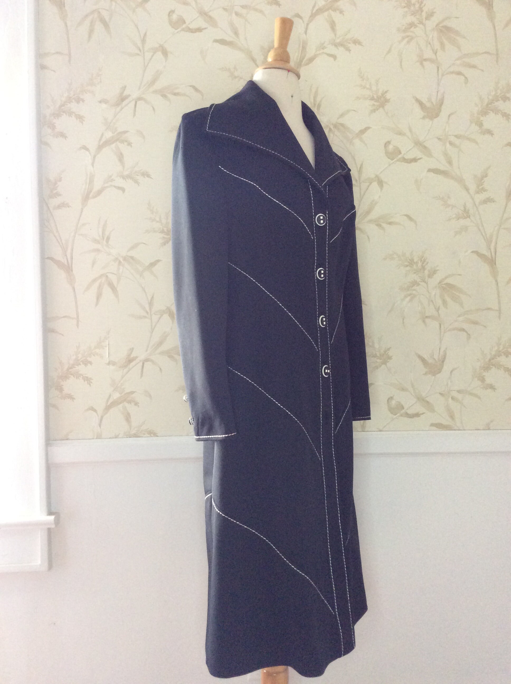 1970s Mod Vintage MONOCHROME LILLI ANN Paris Chevron Trench Coat - Etsy