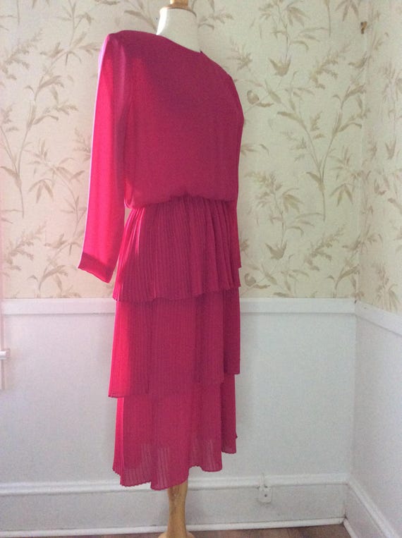 1970s 1980s Vintage Fuchsia 3 Tier Flutter Pleat Secr… - Gem