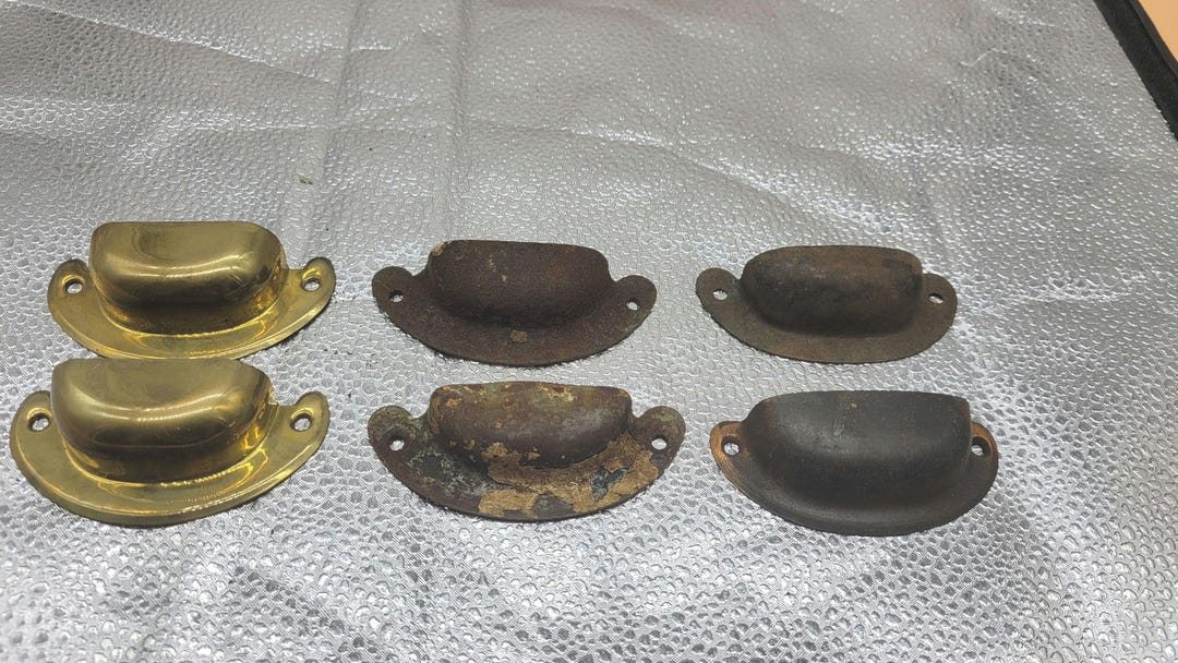 6 Cup Drawer Pulls Handles Vintage - Etsy