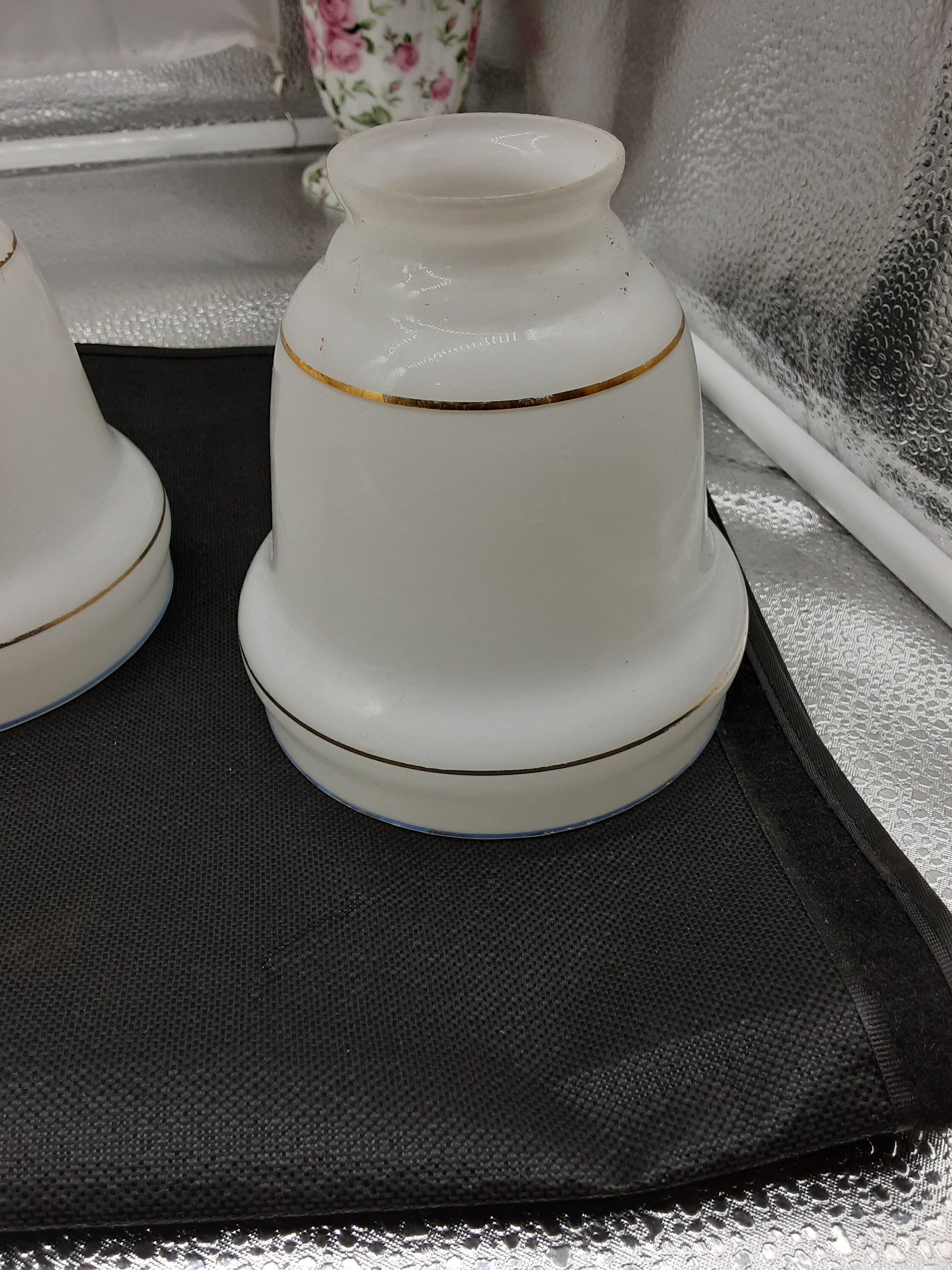 Vintage Mid-century White Glass Bell Shape Gold Trim Lamp - Etsy