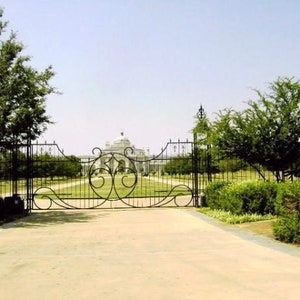 Modern Victorian Style Entrance Gate | Custom Fabricated Wrought Iron ...