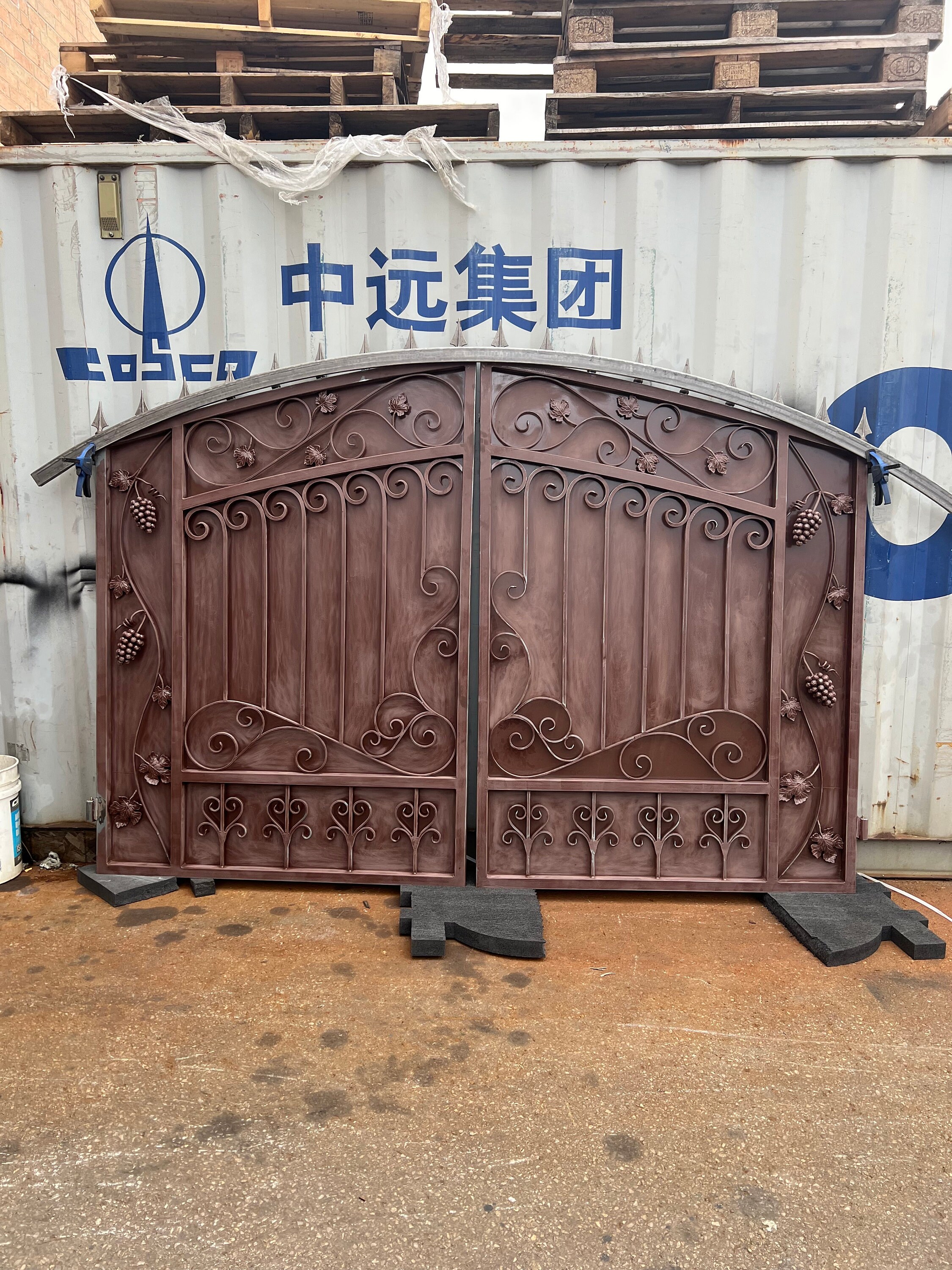 Stylish Solid Embossed Metal Spiral Vintage Entry Gate custom ...
