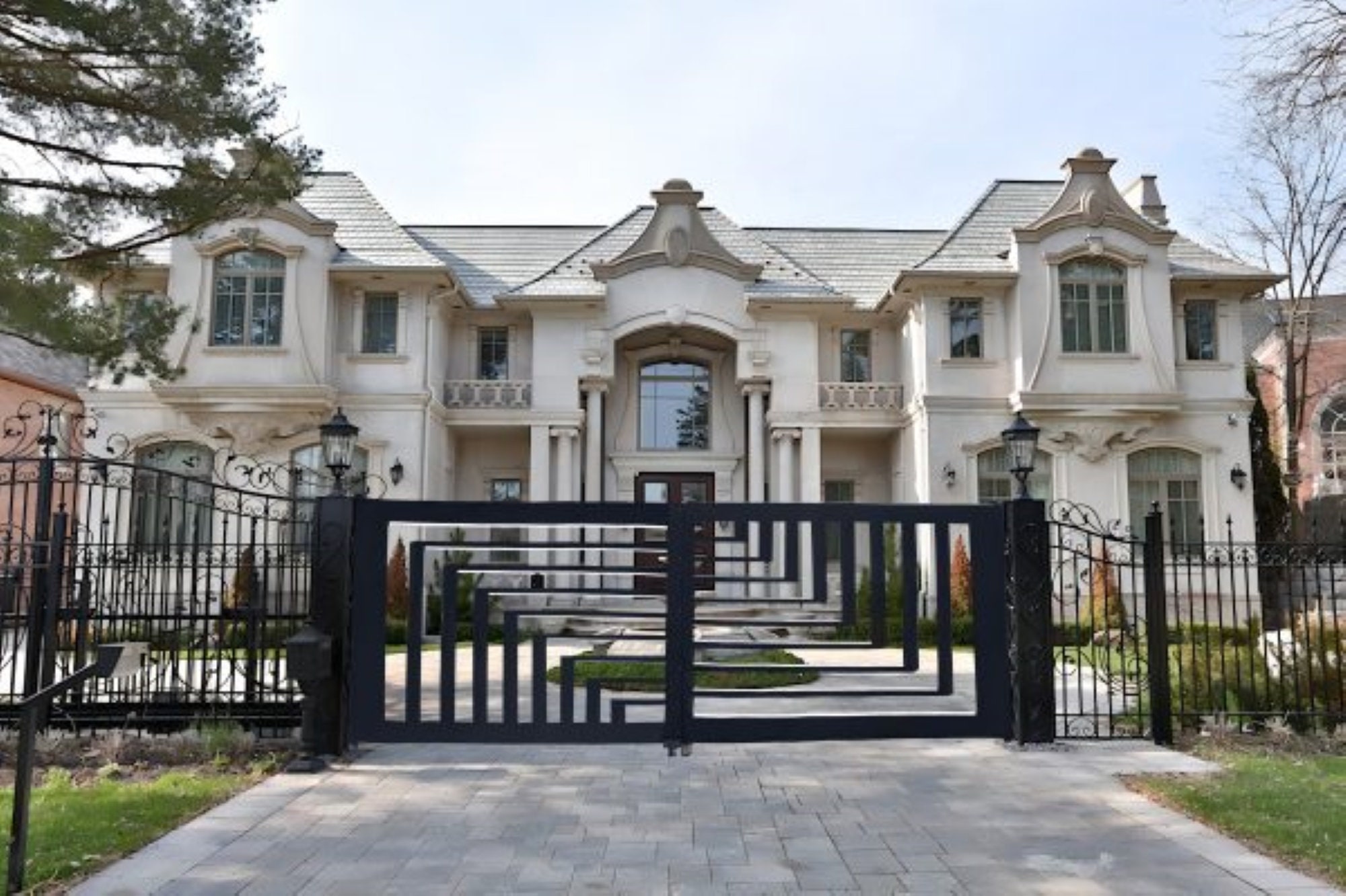 Unique Geometric Design Metal Driveway Gate Custom Metal Fabrication ...