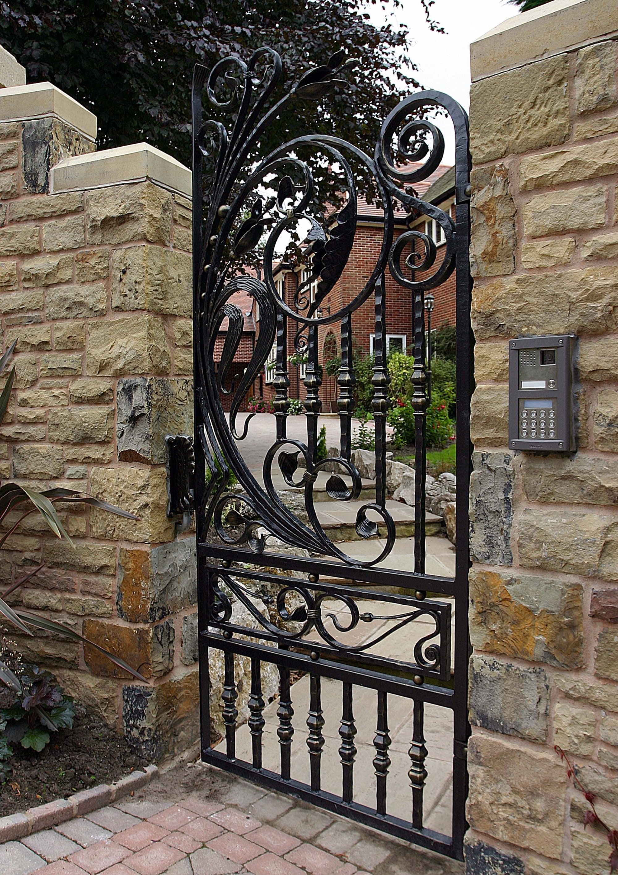 Royal Majestic Wrought Metal Back Yard Gate Custom Fabrication Sturdy ...