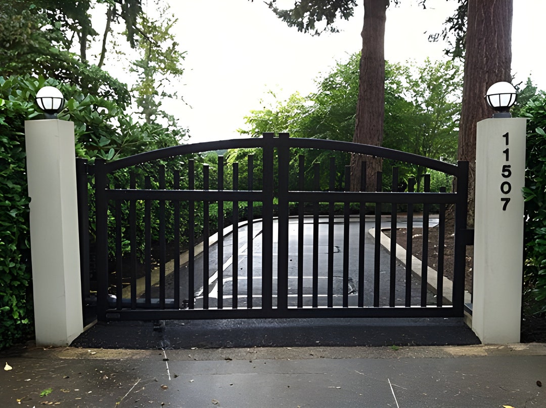 Modern Fence Entrance Gate | Heavy Duty Metal Driveway Gate | Made in ...