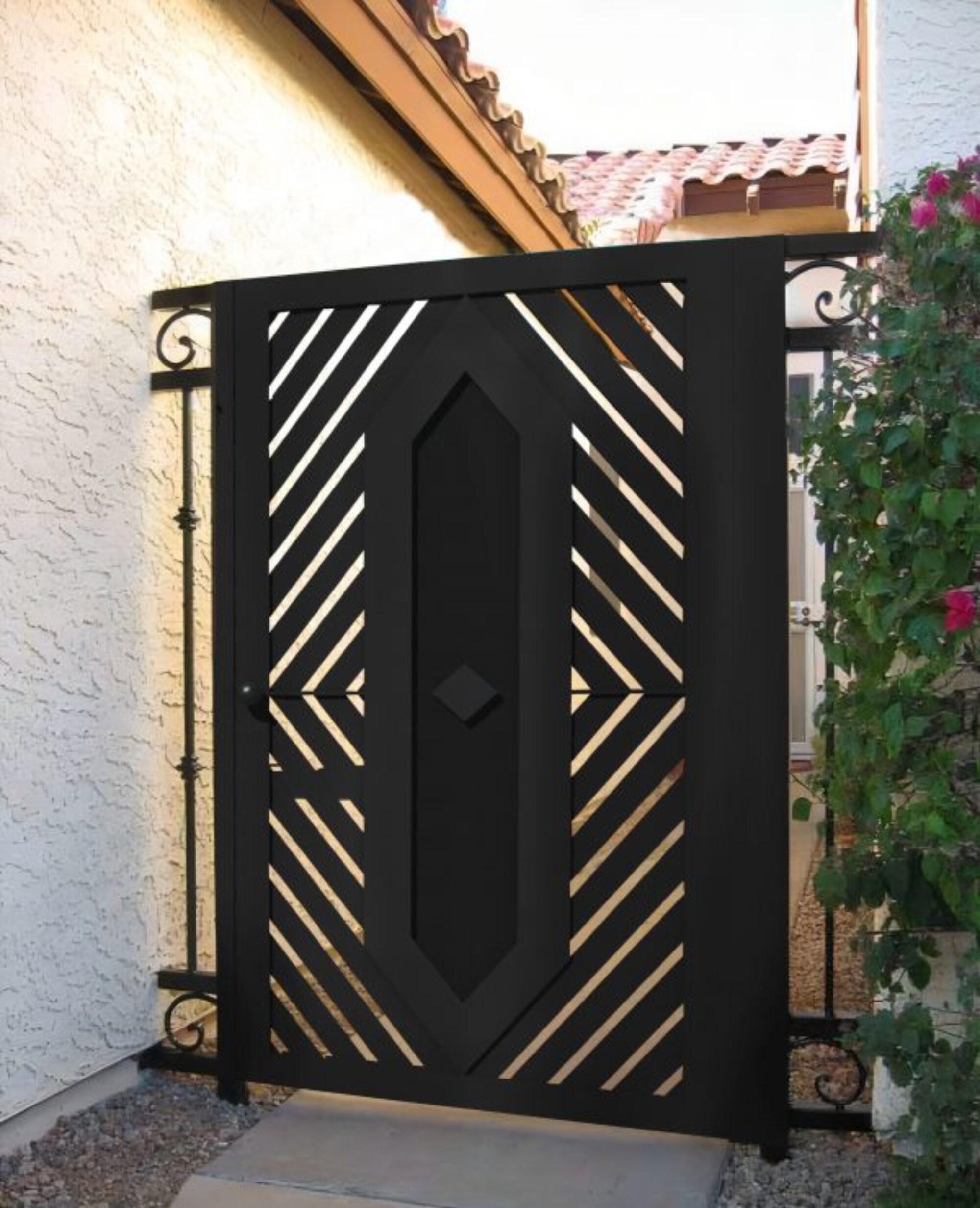Modern V-stripe Hexagonal Pattern Driveway Gate | Classic Sturdy Metal ...