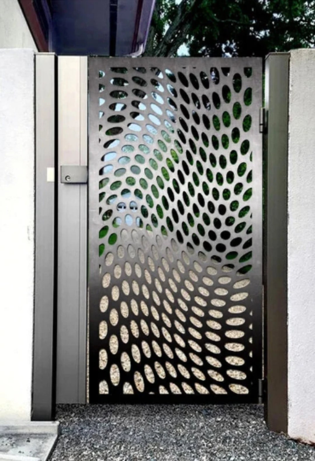 Laser Cut Artistic Wavy Circle Design Metal Garden Gate Modern