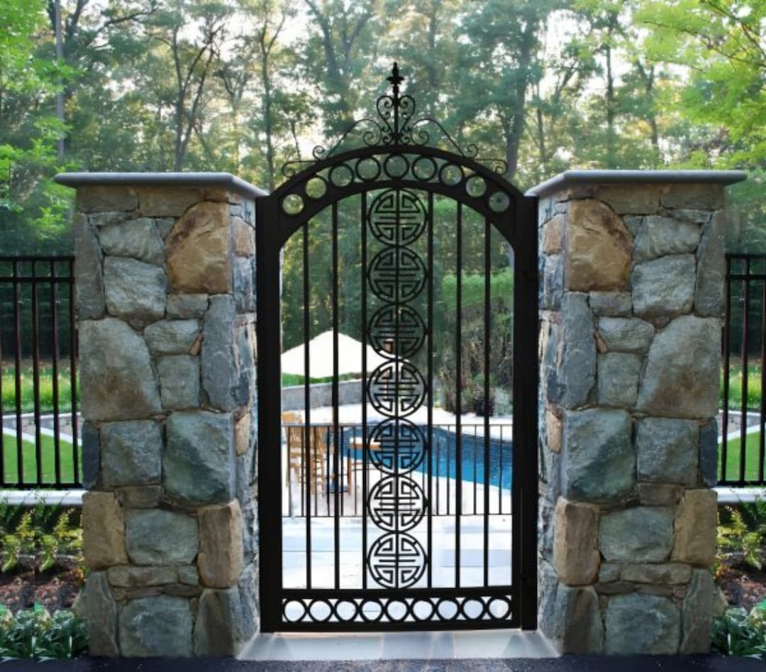 Modern Sleek Design Metal Garden Gate | Custom Fabrication Metal Fence ...