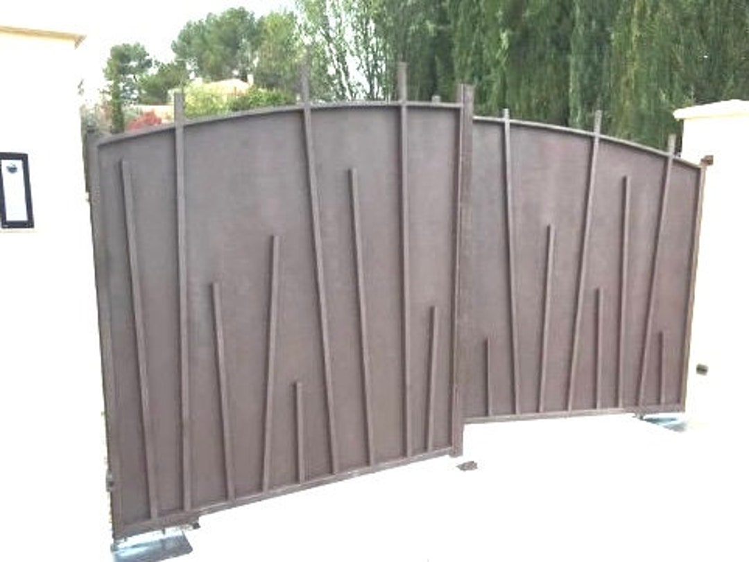 Modern Artistic Emboss Work | Metal Driveway Gate | Custom Fabricated ...