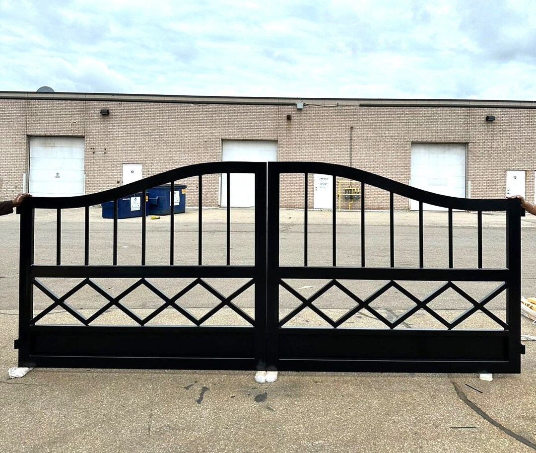Classical Design Driveway Gate | Custom Fabrication | Heavy Duty Metal ...