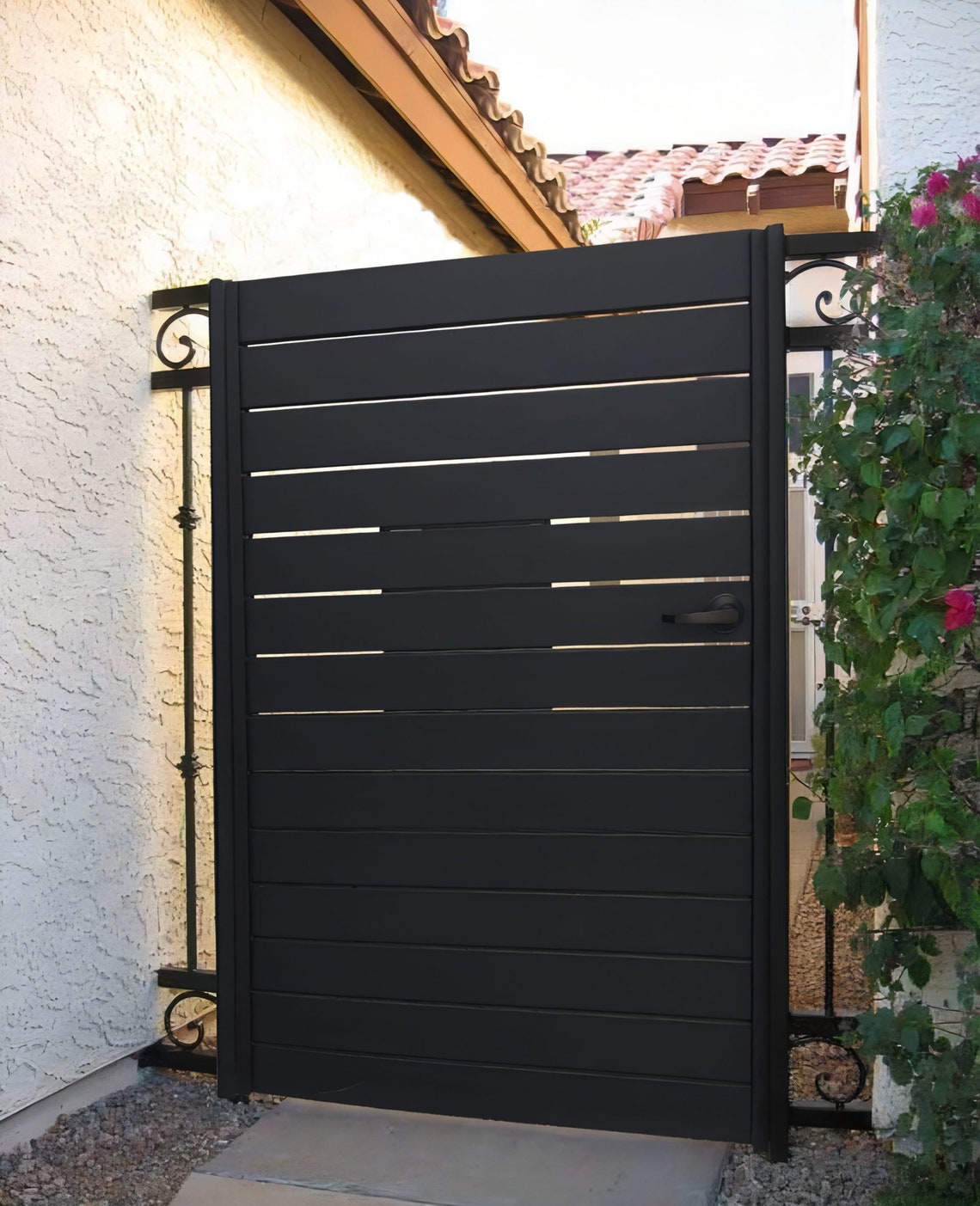 Solid Metal Horizontal Line Design Metal Yard Side Gate Custom