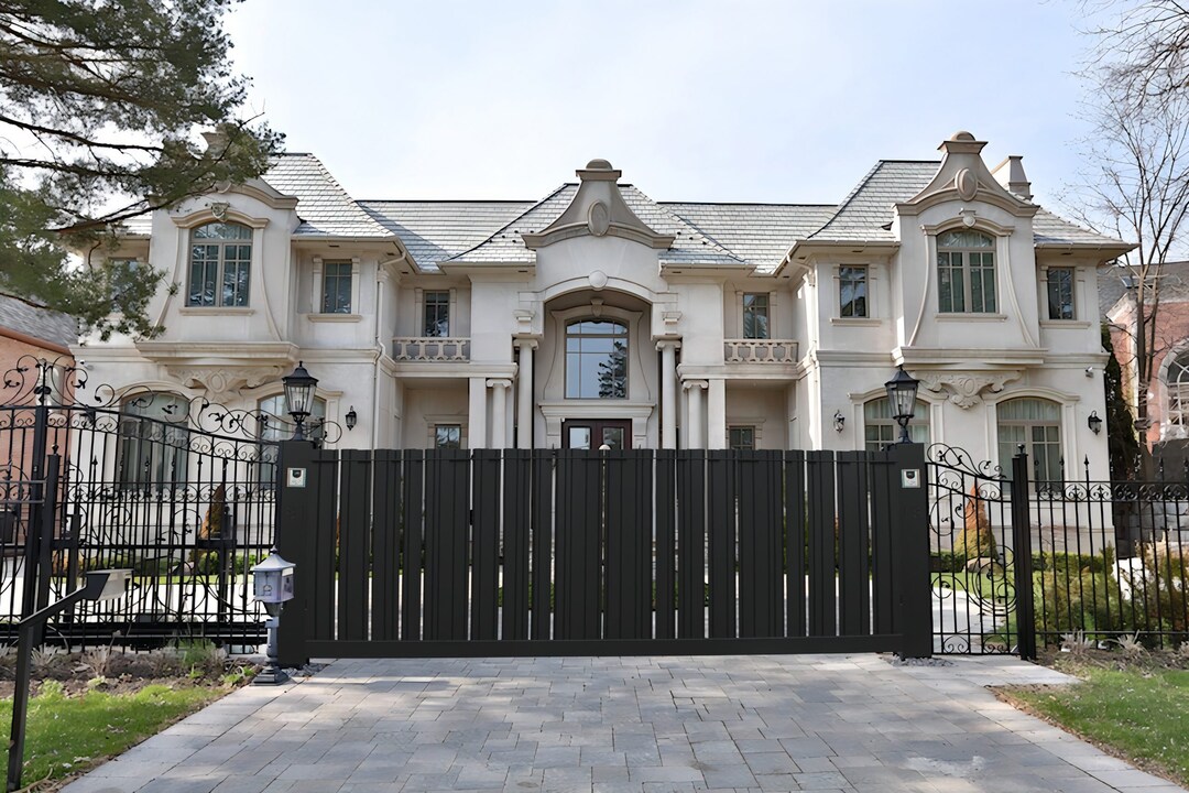 Solid Vertical Strip Design Metal Driveway Gate | Heavy Duty Custom ...