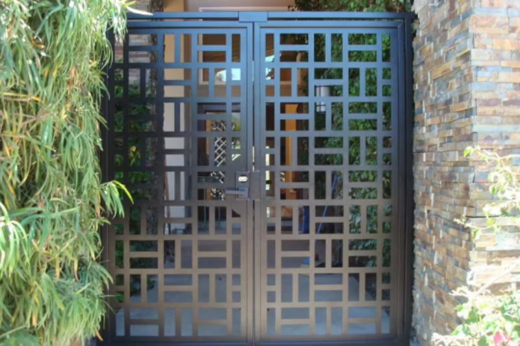 Stunning Geometric Design Entry Metal Gate Custom Fabrication Metal ...