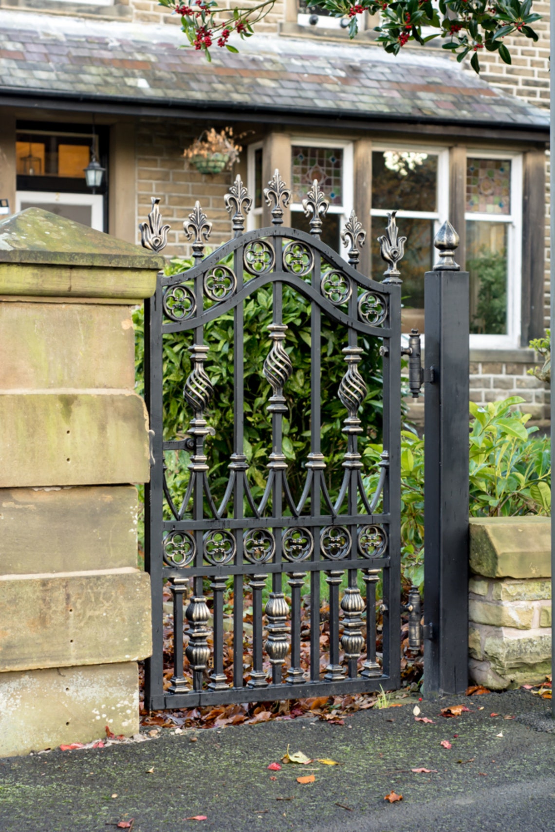 Beautiful Wrought Iron Side Gates and Garden Gates in Unique Designs ...