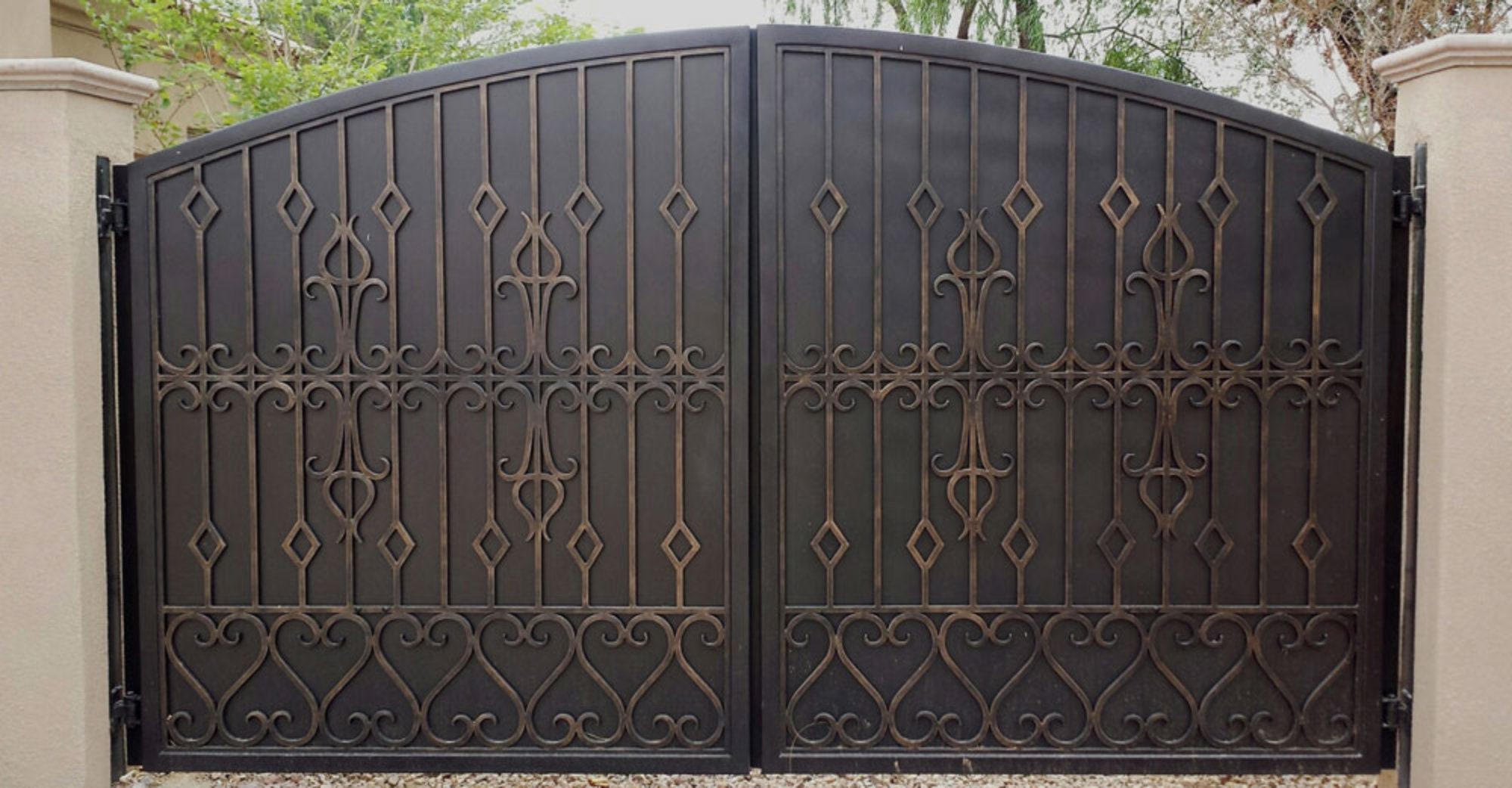 Modern Vintage Aesthetic Crisscross Pattern Metal Back Yard Gate Custom ...