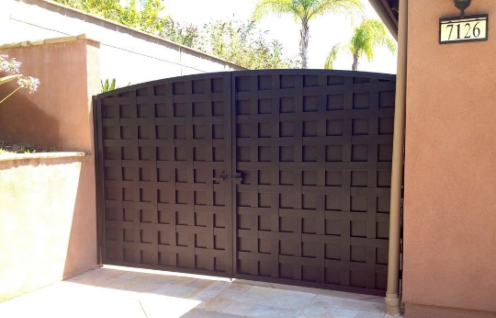 Modern Solid Metal Square Entry Gate Custom Fabrication Modern Art ...