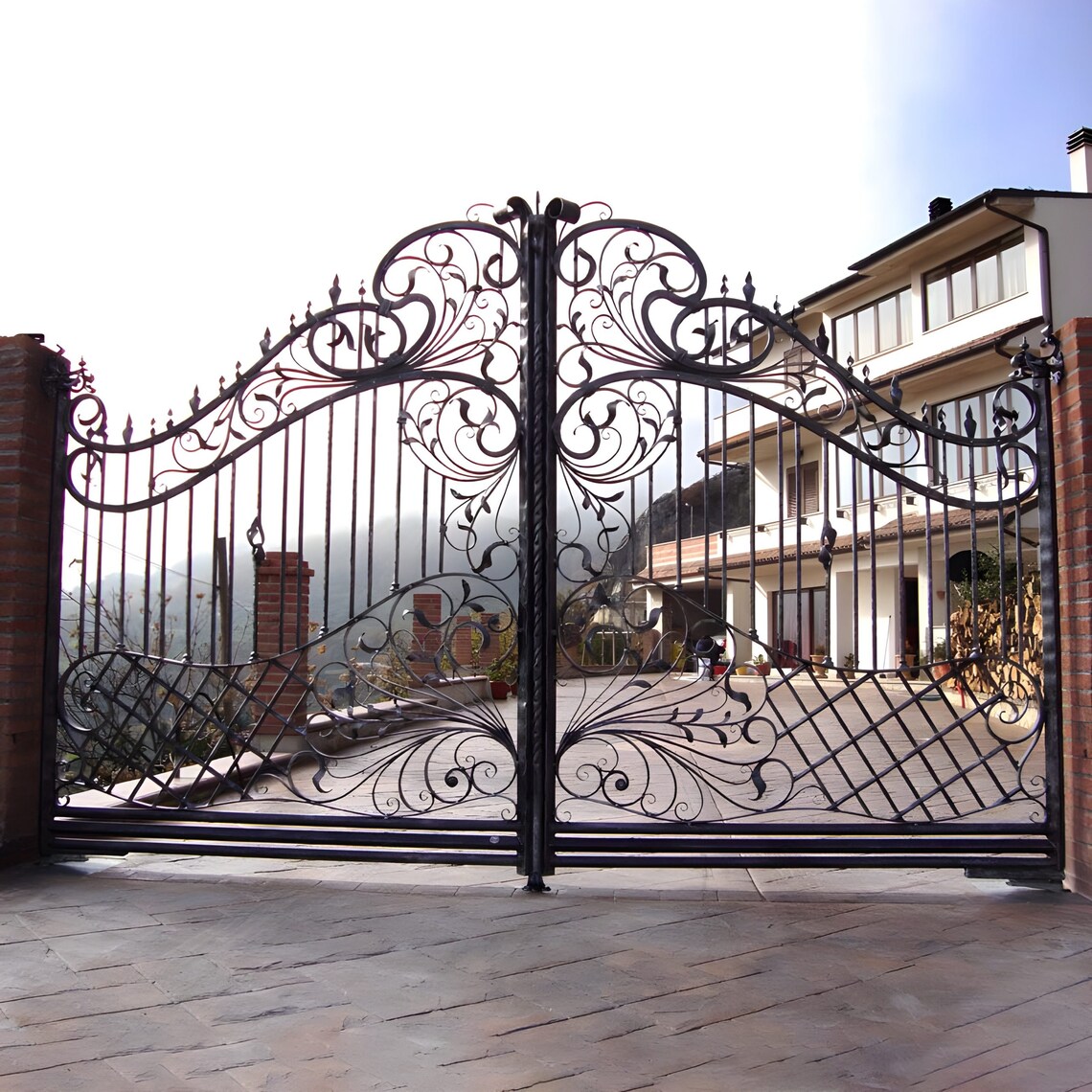 Royal Metal Entrance Gate Majestic Driveway Gate Abstract Design Made ...