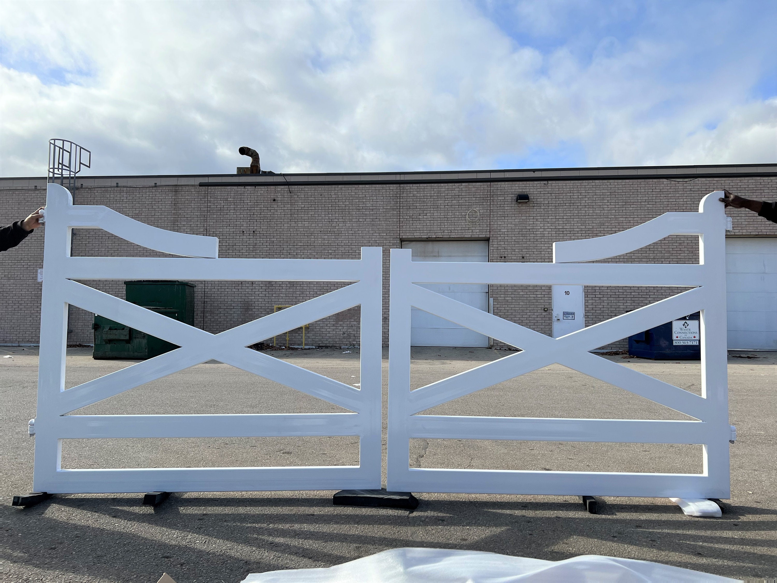 Stonecroft Manor Driveway Gate With Diagonal Crossbar Design - Steel ...
