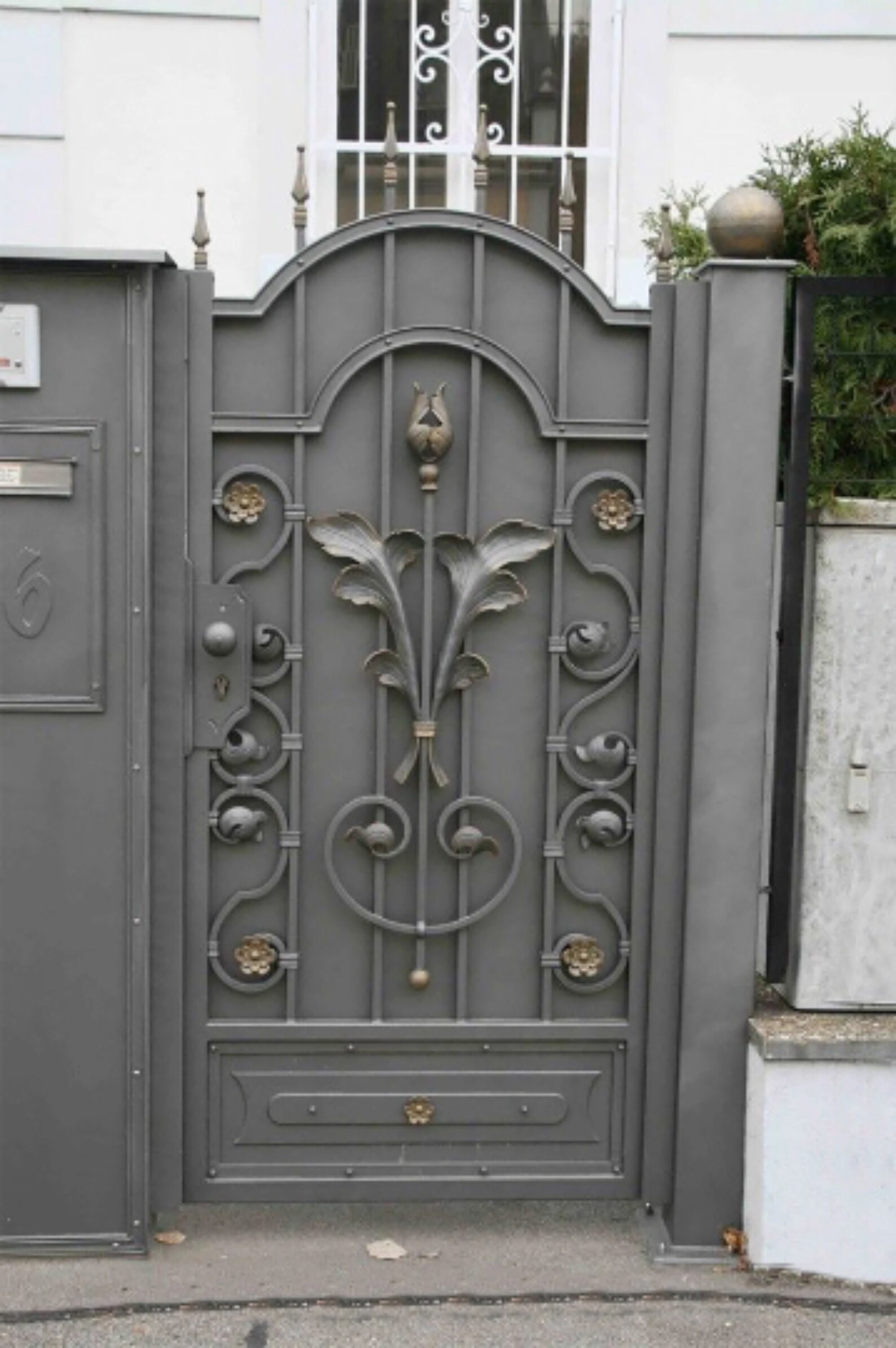 Classic Spiral Vintage Metal Fence Entry Gate Modern Fabrication Metal ...