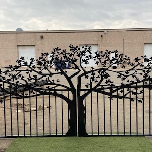 Oak Tree Cut-out Driveway Gate| Custom Fabricated Dual Swing Entrance ...
