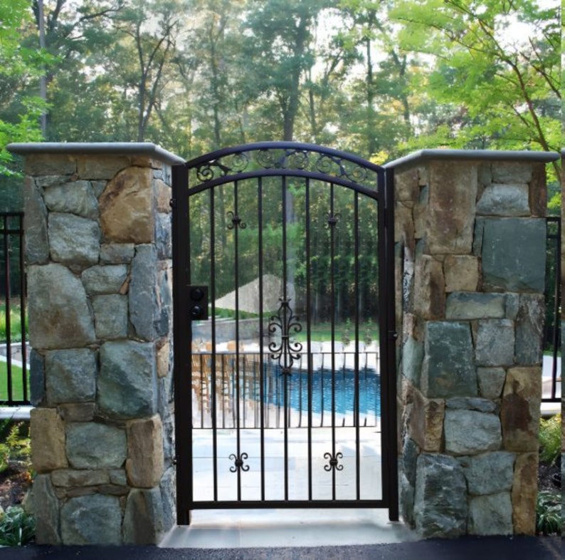 Modern Fence Design Metal Yard Side Gate Custom Abstract Art Metal Back ...