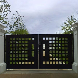 Modern Square Design Metal Driveway Gate Custom Fabricated Heavy Duty ...