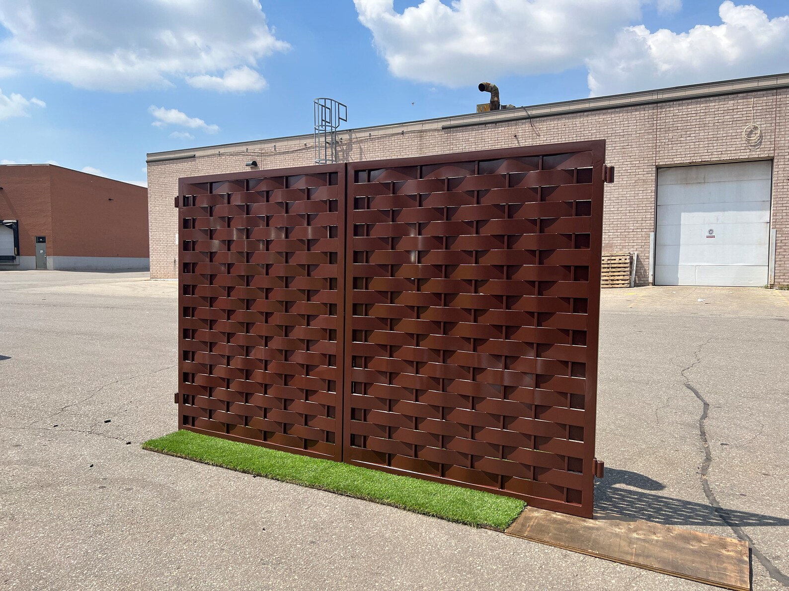 Heavy Duty Overlap Pattern Driveway Gate Dual Swing Metal Entry Gate ...