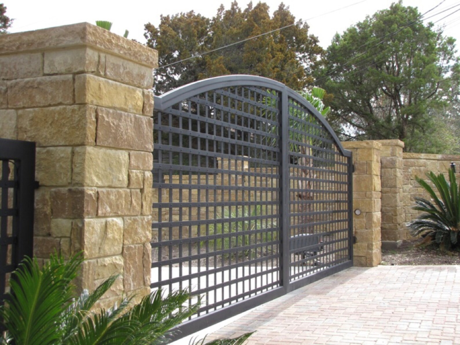 Modern Unique Square Box Design Driveway Gate Wrought Iron Gate Custom ...